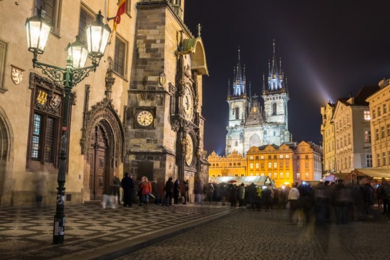 Prague Nightlife Guide: Bars, Clubs, Party Districts… 2026